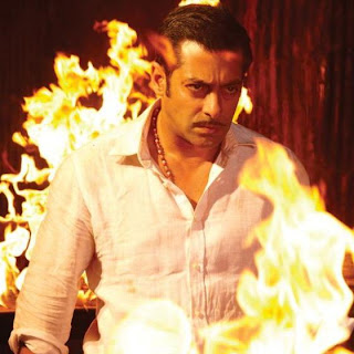 Movies Blog: Review: Salman Khan in Dabangg as Chulbul Pandey