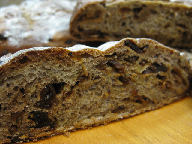 Pan con vino tinto, longan y nueces - Mis recetas favoritas by Hilmar