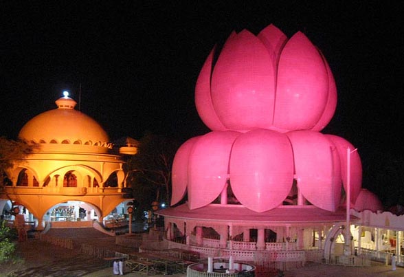 AMAZING KERALA: Santhigiri Parnasala… a Markana Marble Magic