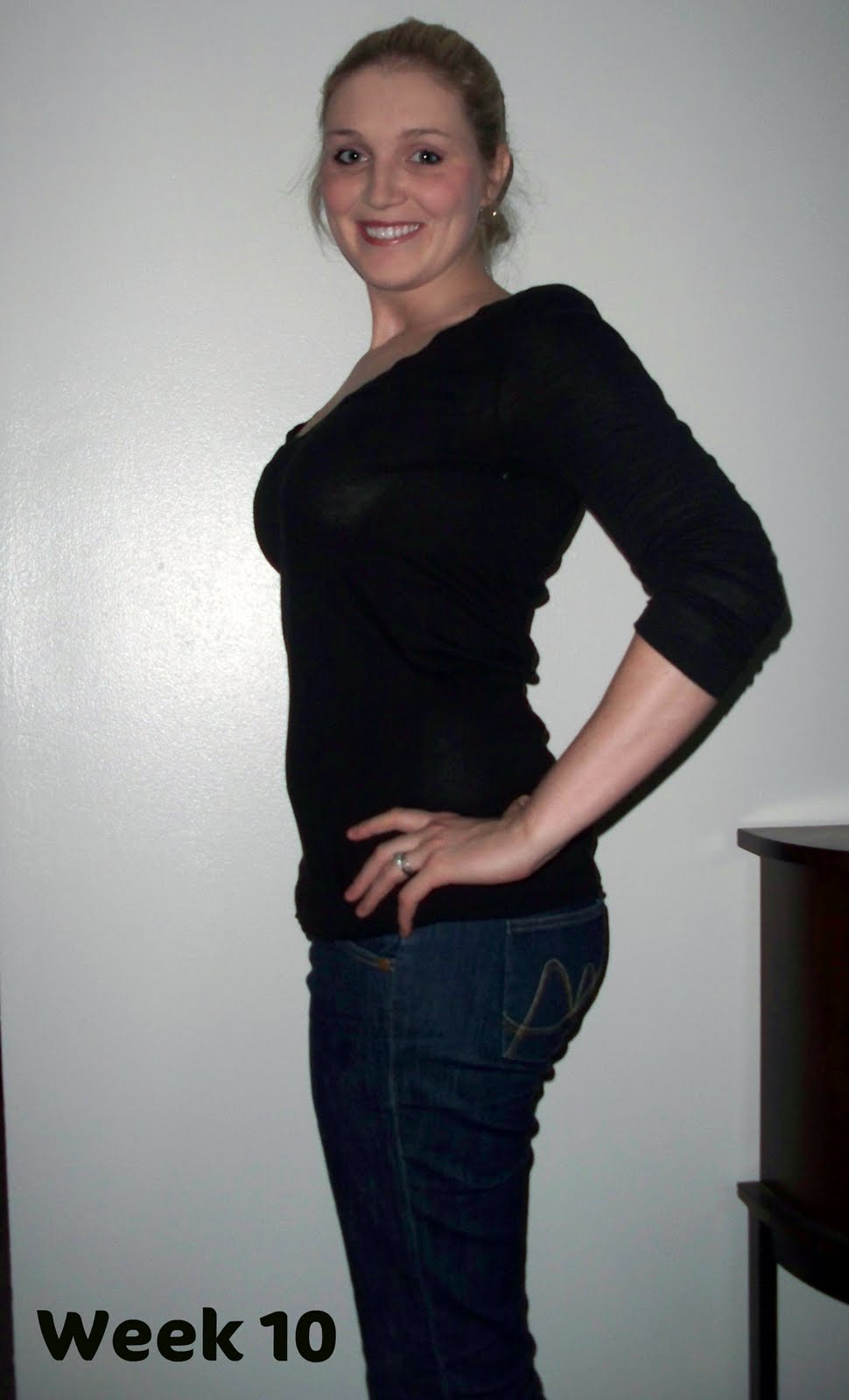 Life in the White House: 10 Weeks belly picture