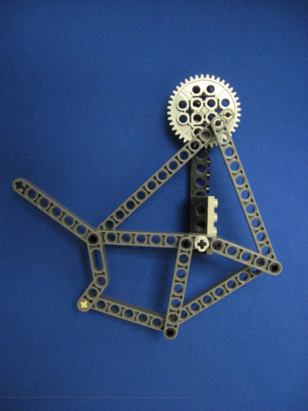 Tetrix and Lego Engineering: Beach beast (like Theo Jansen's Strandbeest)