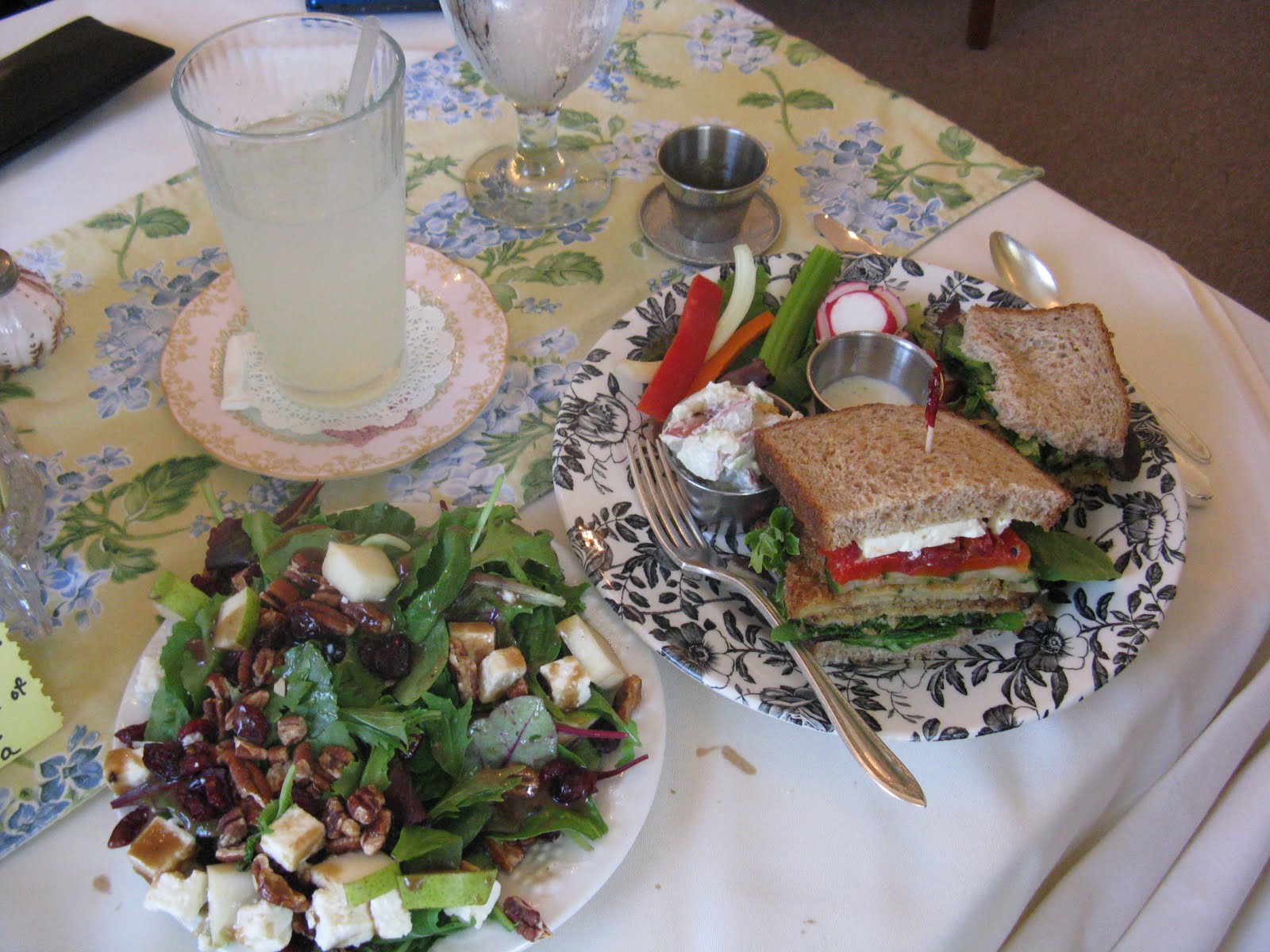 Tea in the Parlor: Teaberry's Tea Room