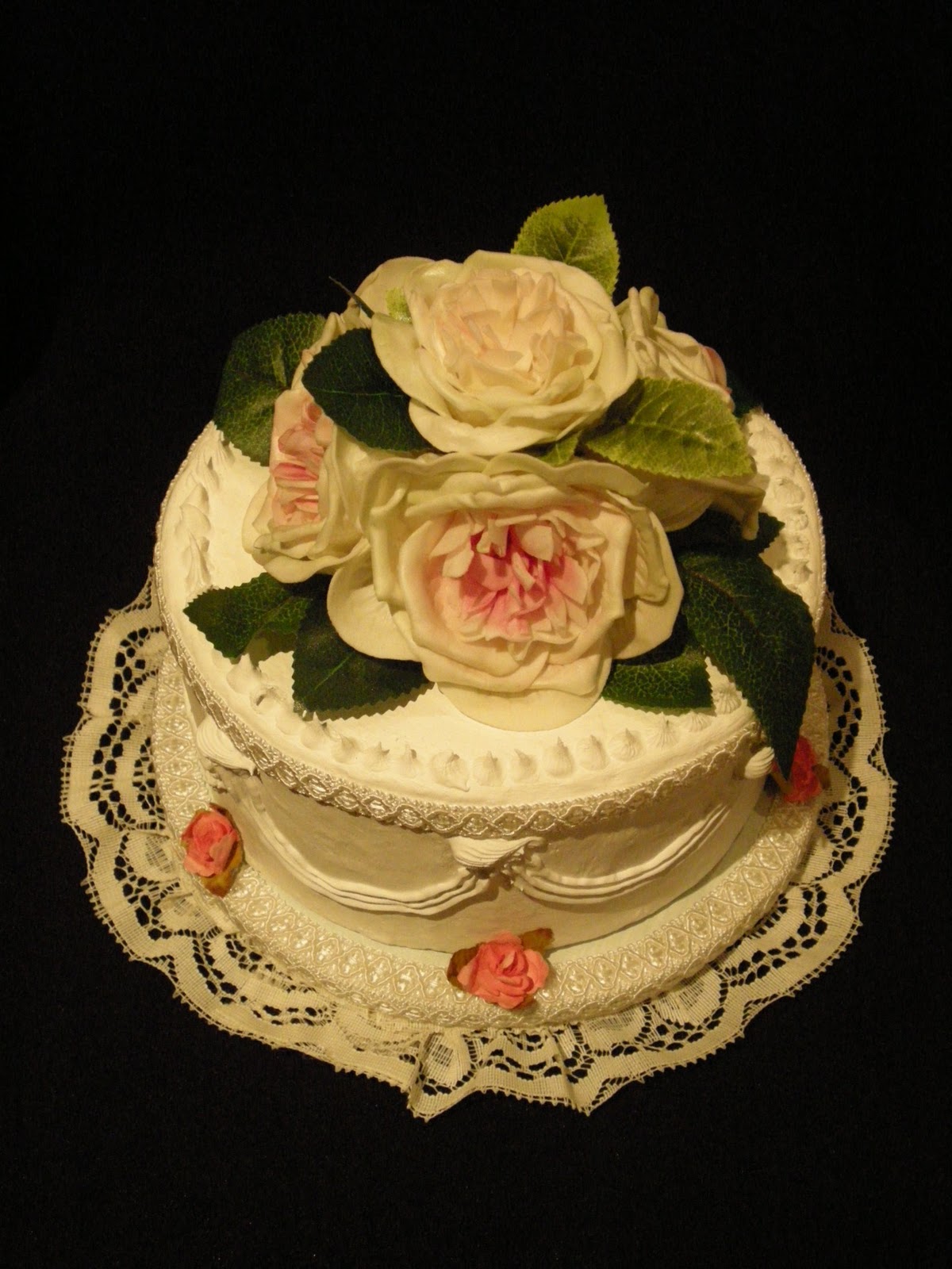 Lara Douglas: 1940s Faux Wedding Cake