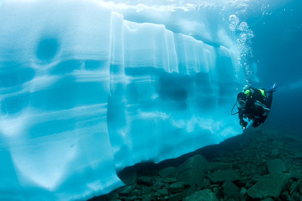 Swimming Under Ice ... Switzerland ( xclusive Shots ) ~ oldShotsWorld