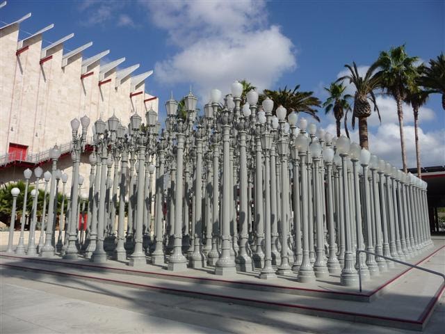 Experiencing Los Angeles: Chris Burden's Urban Light at LACMA