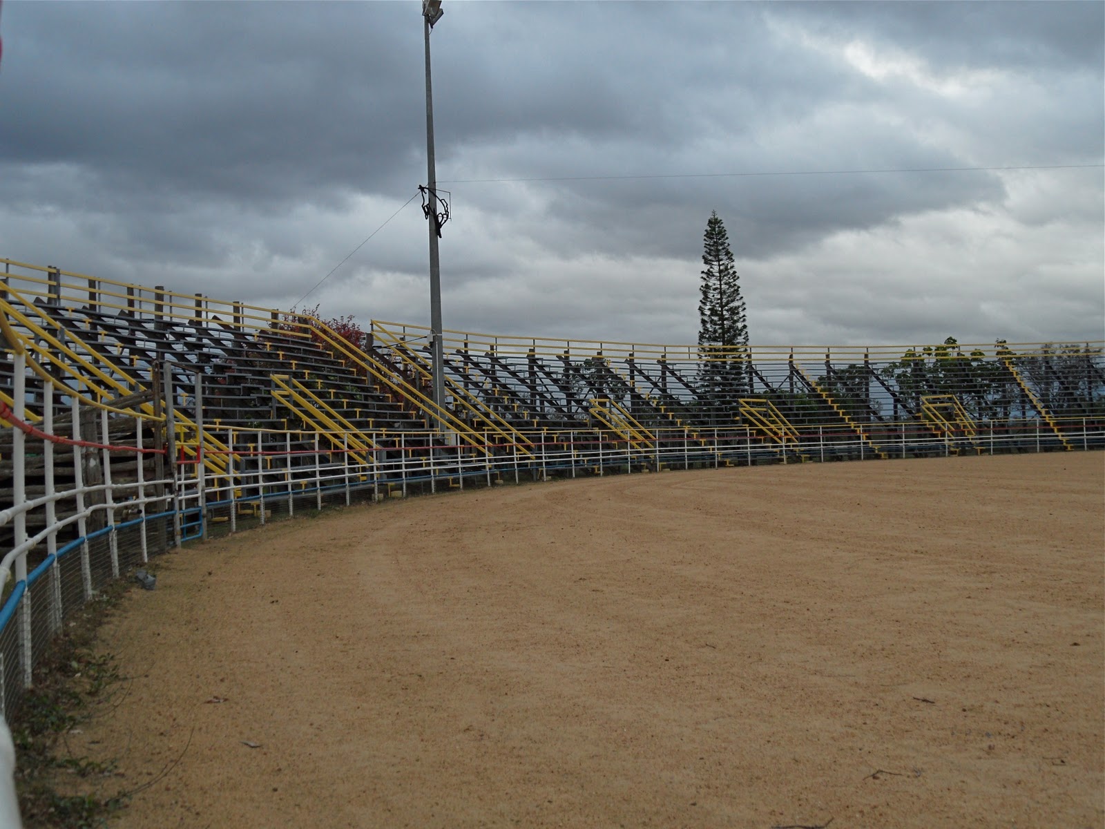 Avan Touring in Australia: Mareeba Rodeo Park