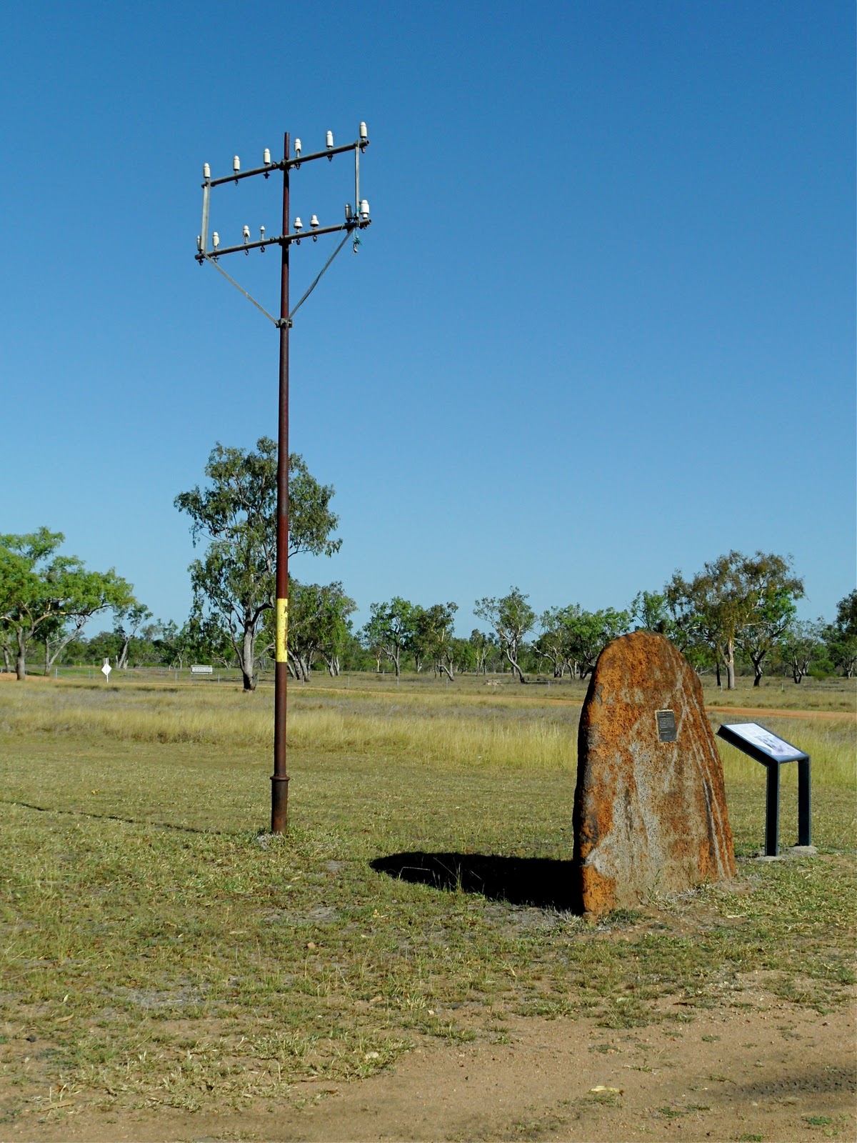 Avan Touring in Australia: Lynd Junction, Fletcher Creek, Belyando Crossing