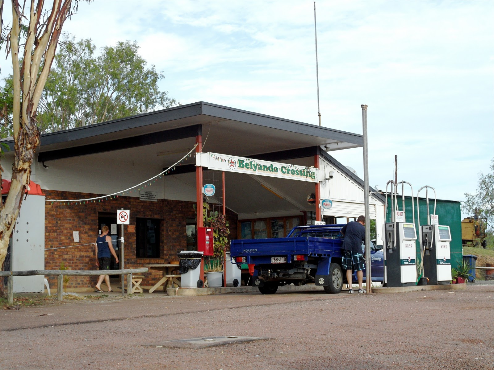 Avan Touring in Australia: Lynd Junction, Fletcher Creek, Belyando Crossing