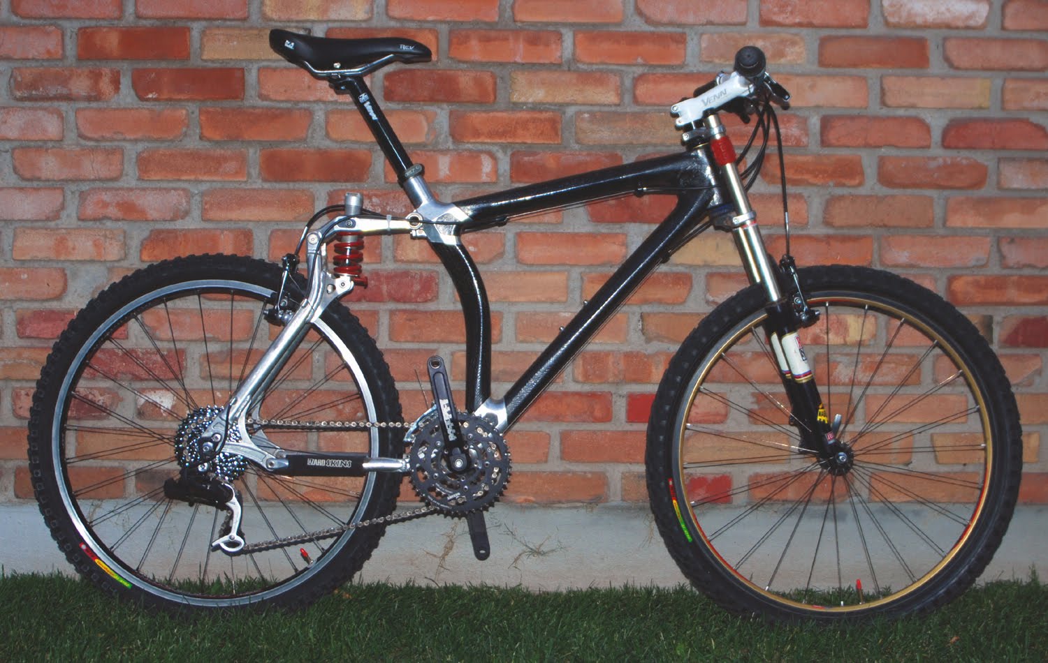 ANEX BICYCLES: GT STS-1000 -- CLASSIC RIG! The original carbon-fiber ...