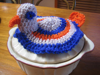crochetroo: Hawk pot topper