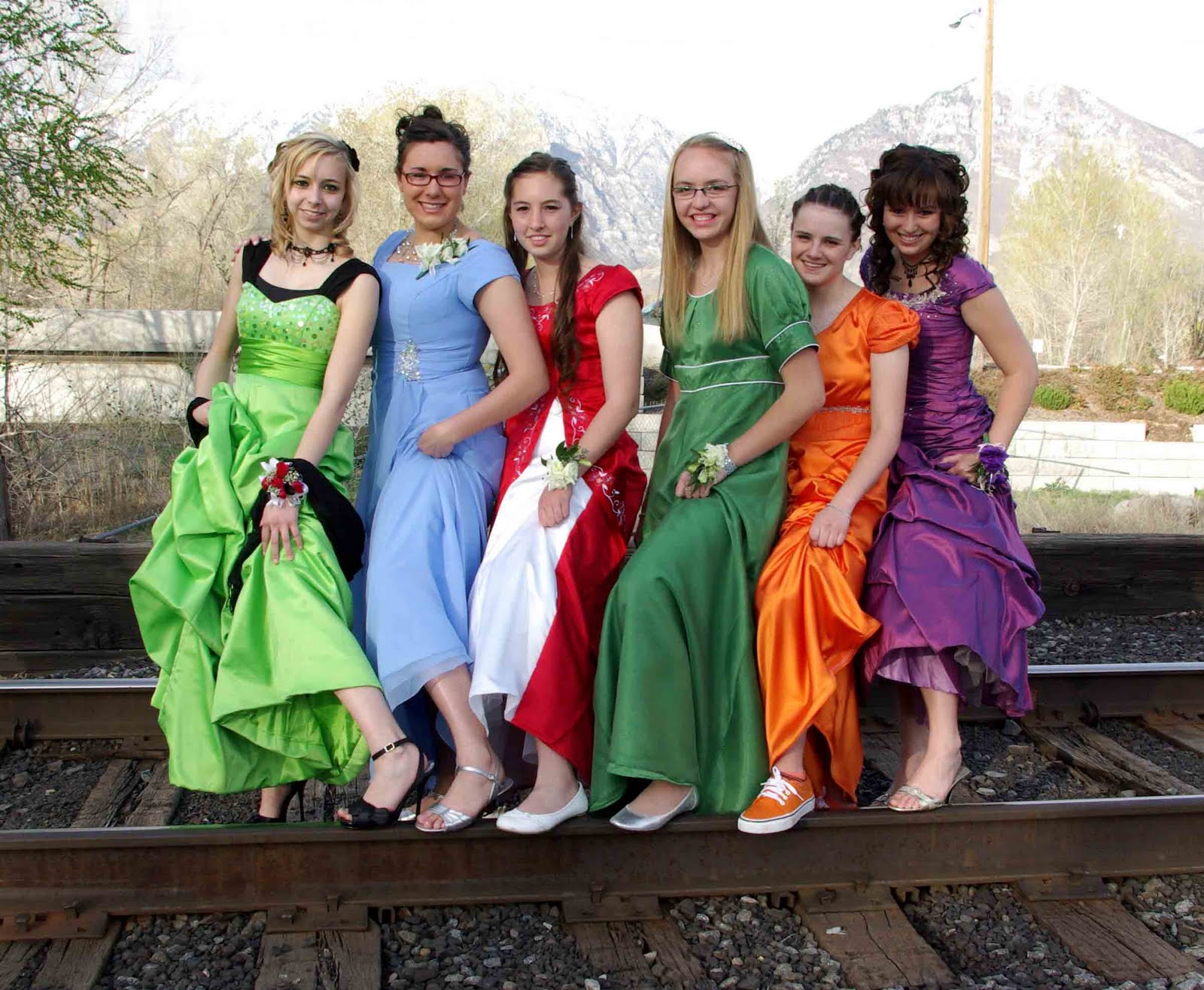 There was a bright flash of light...: Band Geeks Go To Prom