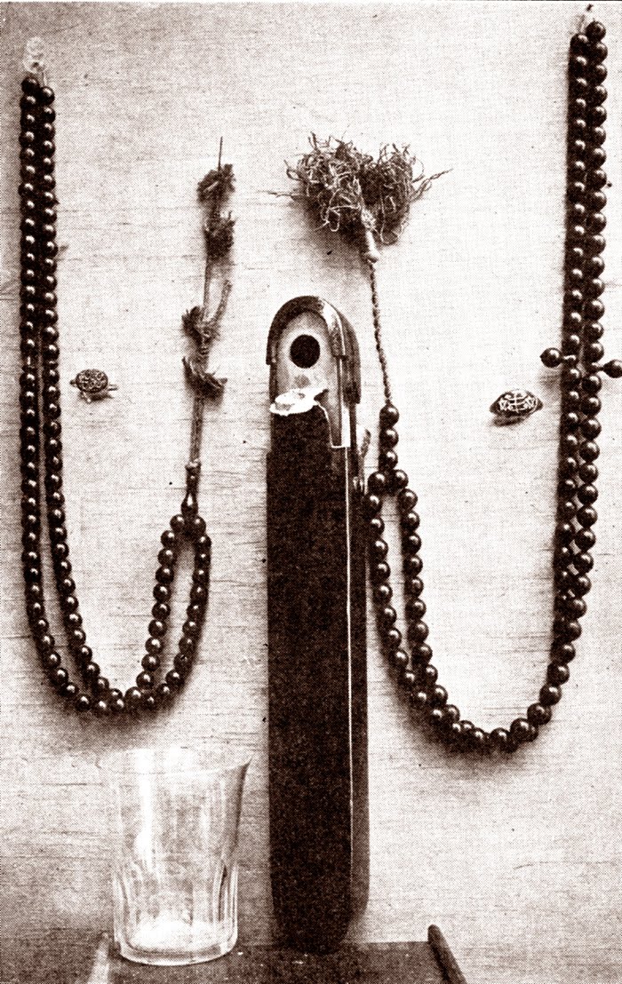 Baha'i Sacred Relics: Prayer-beads