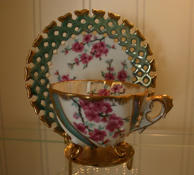 Home is Where the Heart is: ~3 Legged Tea Cups Part One~