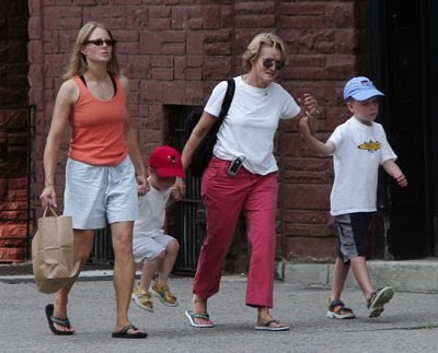 The deal between Jodie Foster and cydney Bernard... ~ LESPLANET