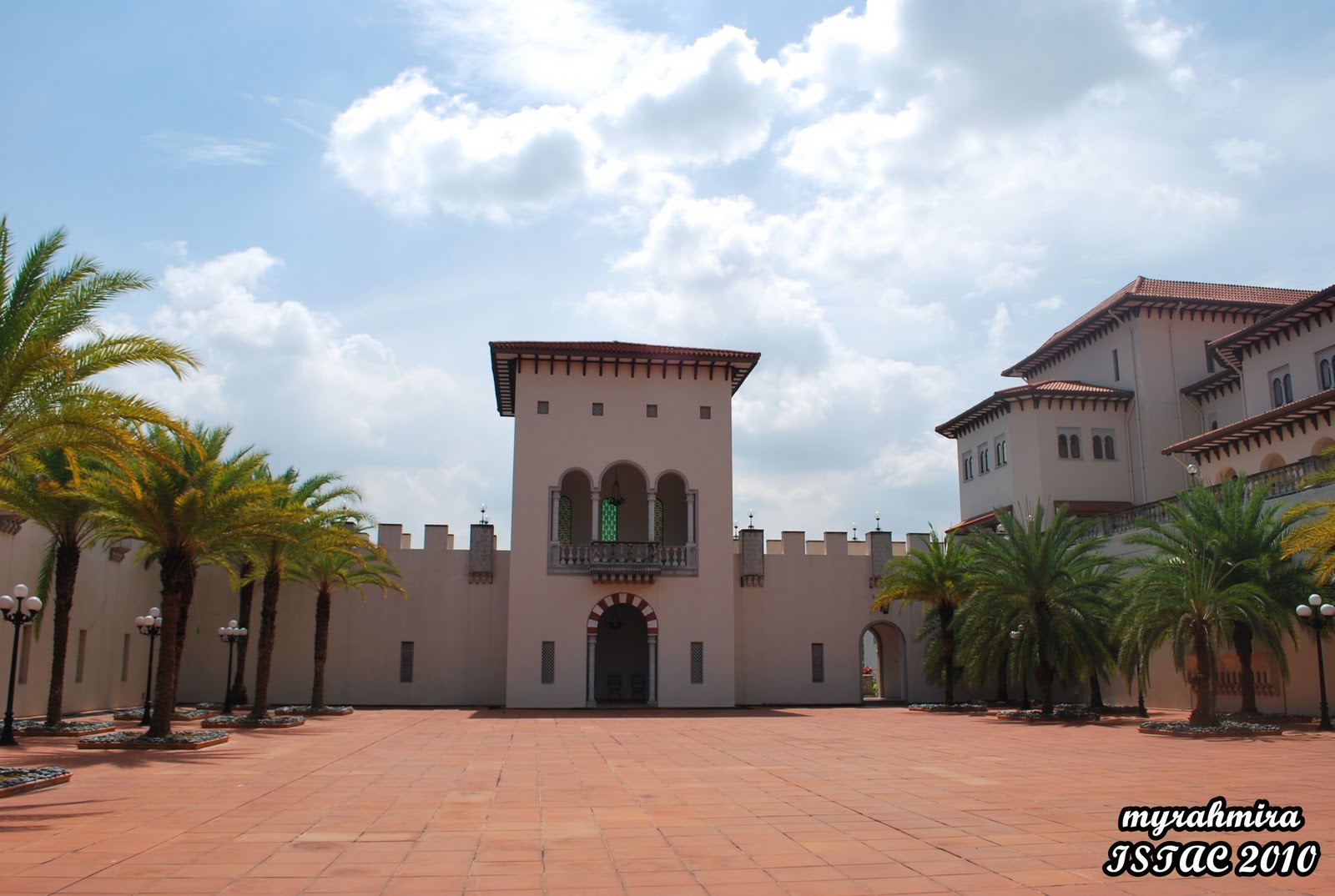 Dari Pena Siswi: International Institute of Islamic Thought and ...