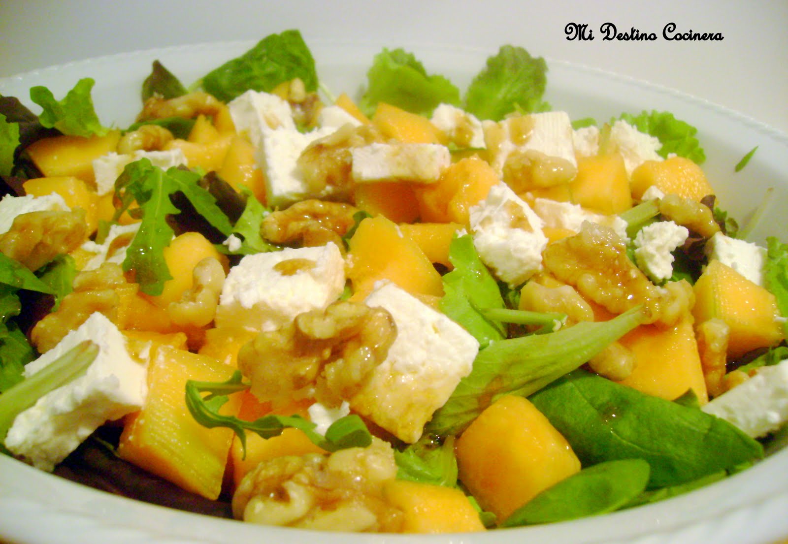 Maravillosas Ensaladas: Melòn, Feta y Hojas Verdes con Nueces ...