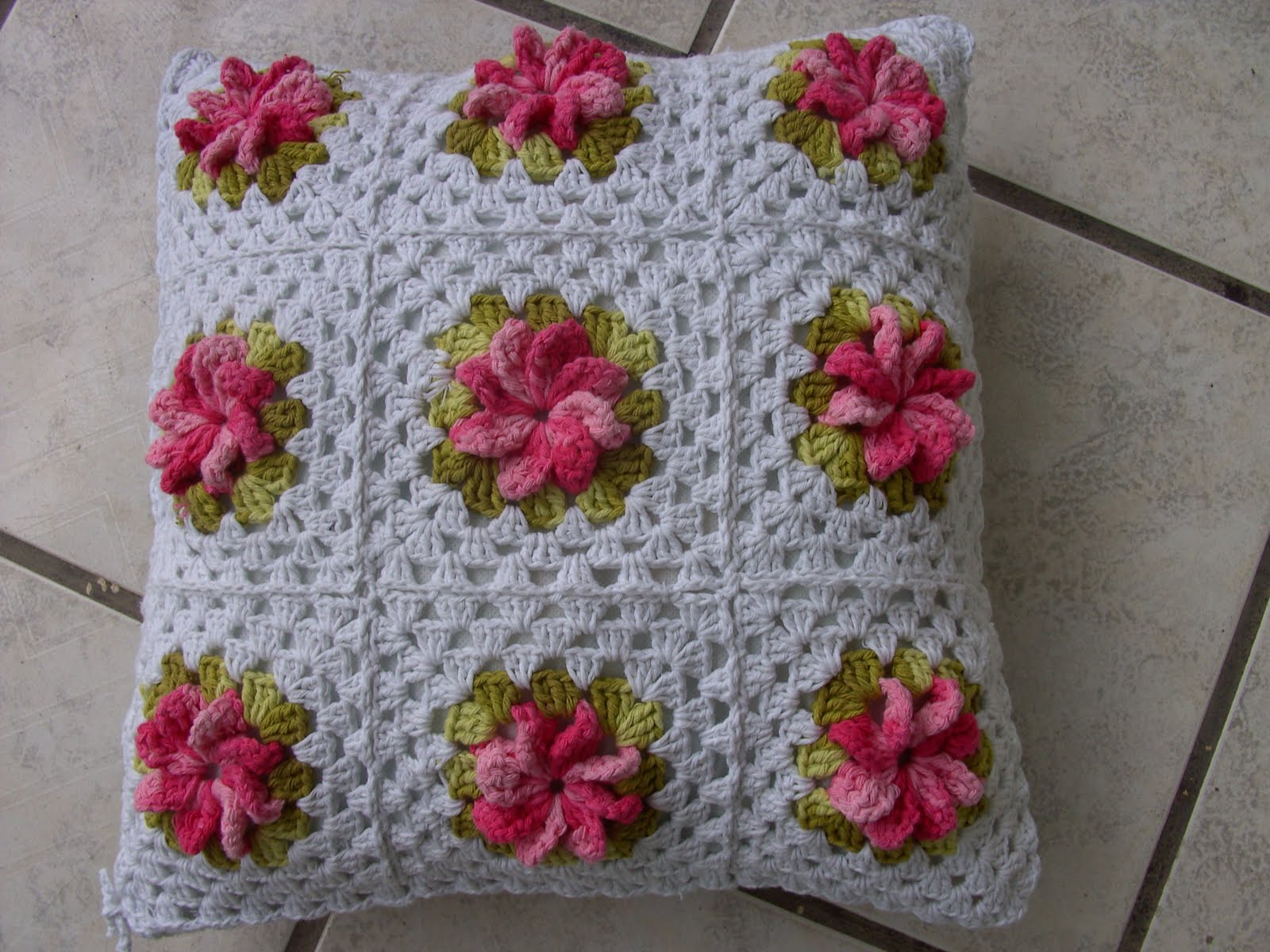 Carmen Artes Manuais: Almofada de croche