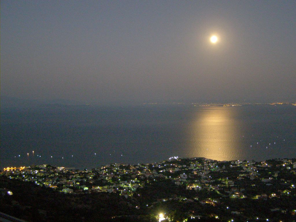 smyrna: αυγουστιατικο φεγγαρι....