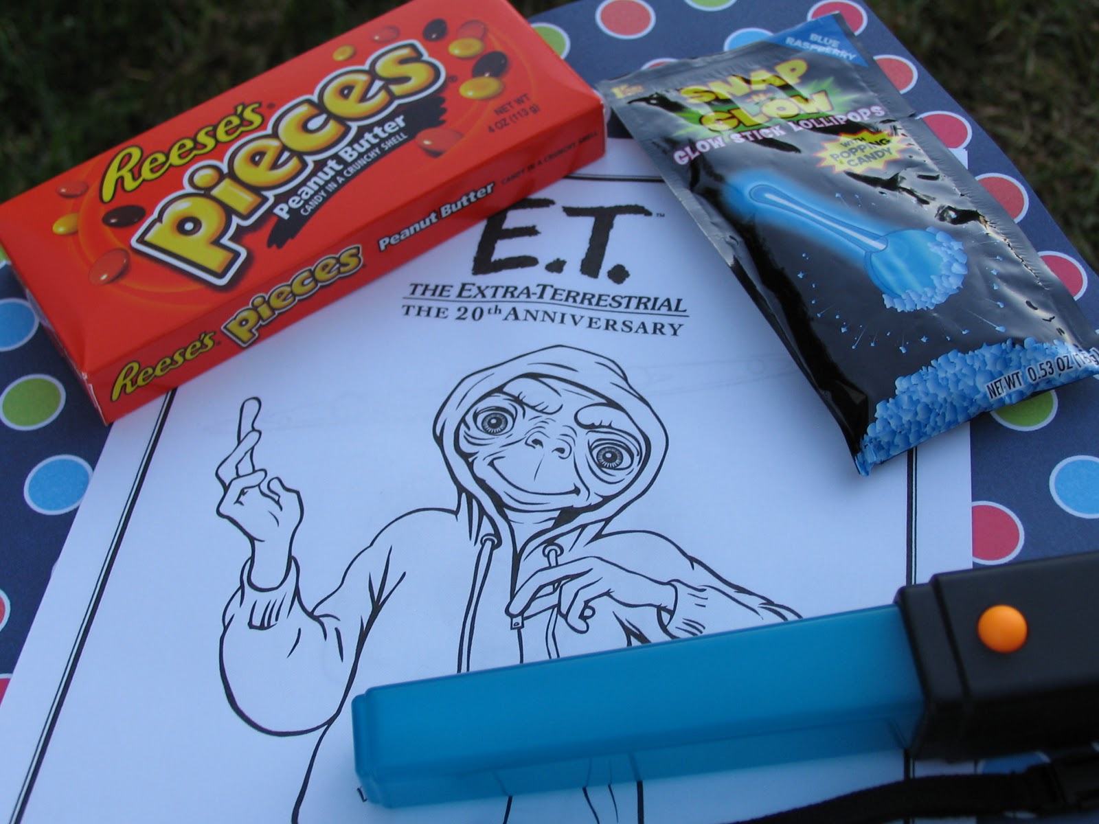 The Mommy Party: E.T. the Extra-Terrestrial Birthday Party Invitation ...