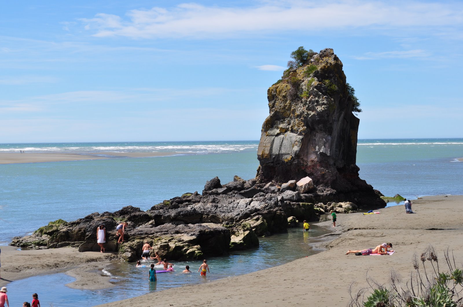 DUTCHCORNER: Nor'west Arch