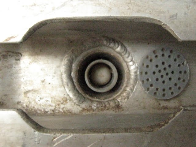 REEFER CONTAINER - Drain Plug Review