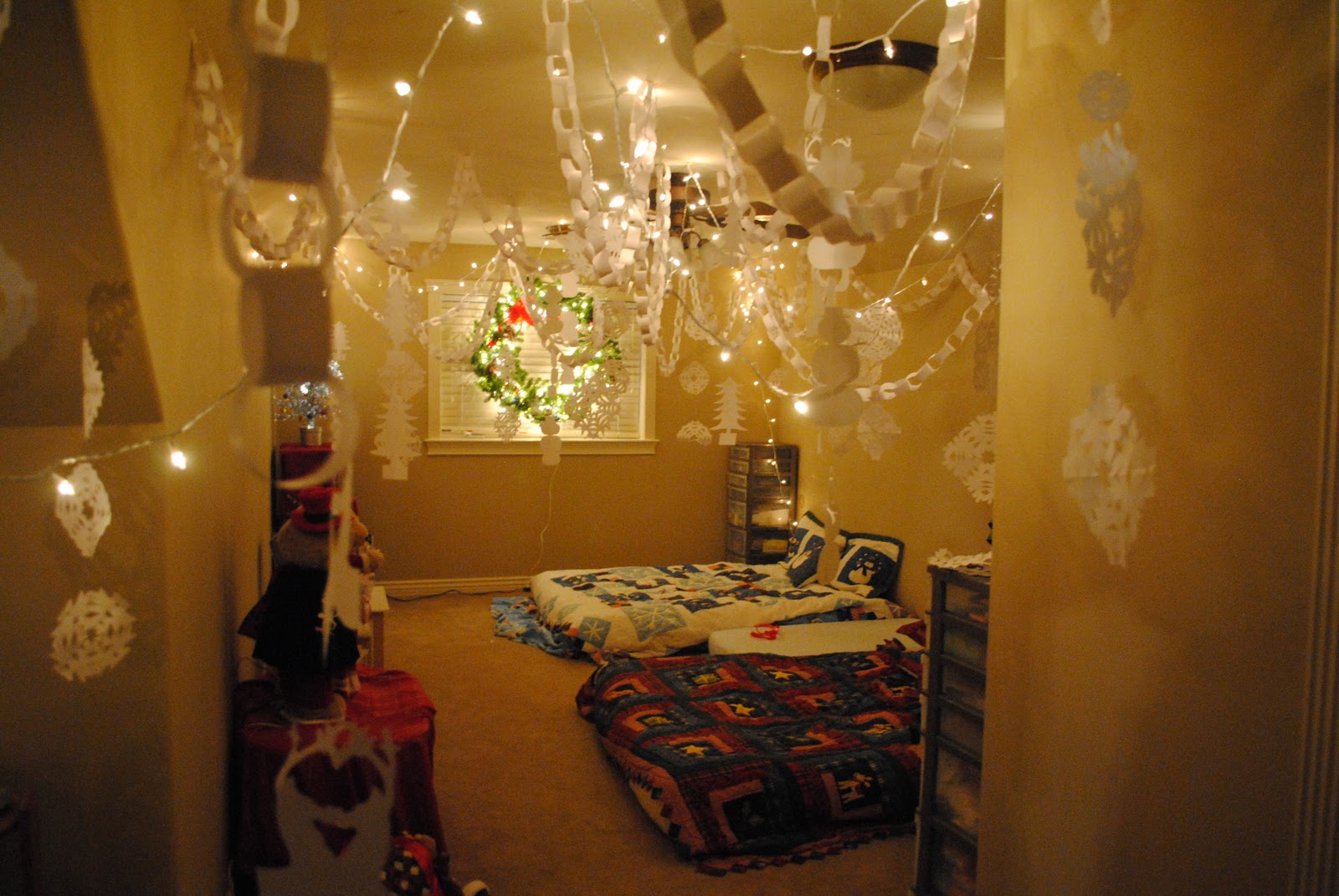 Jaymie & Mark Minarik: An Elf Room. A Cute Baby. And the most Amazing ...