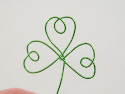 Childmade Tutorials: Wired Shamrocks