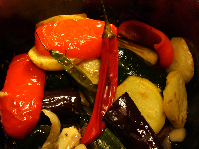 libyan food: Libyan Couscous with Fish: Kusksi bil Hoot كسكس بالسمك على ...