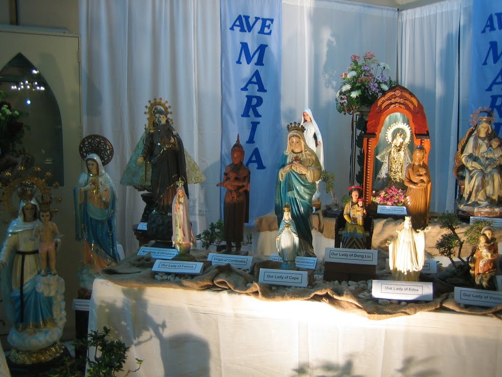 carbonaramara: Marian exhibit at Our Lady of Consolation Parish Church
