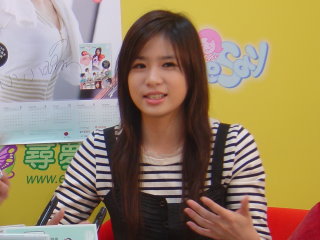 《新兵日記》童顏巨乳32E福利社小姐張芯瑜 「童顏系教主」小小瑜 翻紅