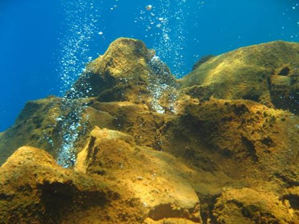Underwater View: volcanoes under the sea