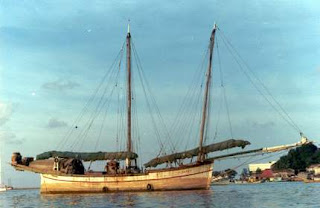 Malay Traditional Boat - Wooden Yacht: malay wooden yacht - perahu ...