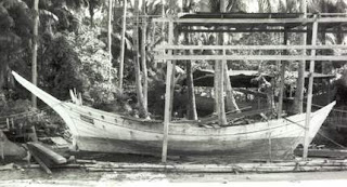 Malay Traditional Boat - Wooden Yacht: malay wooden yacht - perahu ...