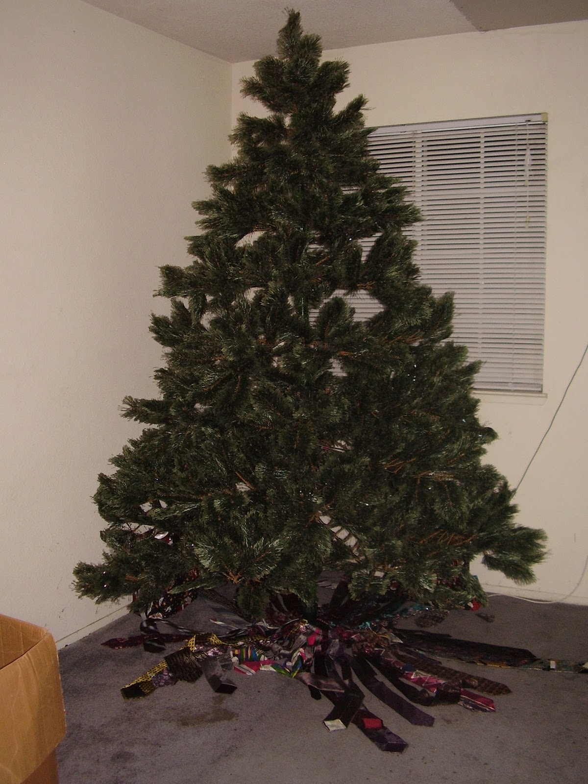 Mary's Art Musings: Necktie Christmas Tree Skirt