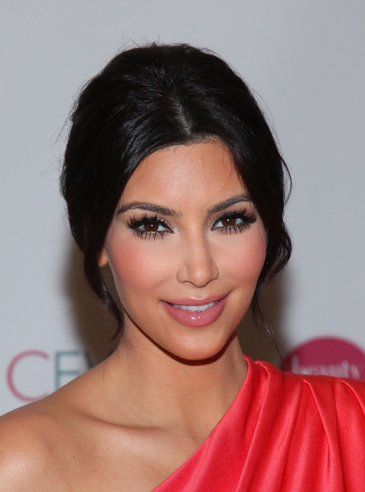 Kim Kardashian : Cosmetic Executive Women Beauty Awards ~ Fashion ... Kim Kardashian : Cosmetic Executive Women Beauty Awards ~ Fashion ...