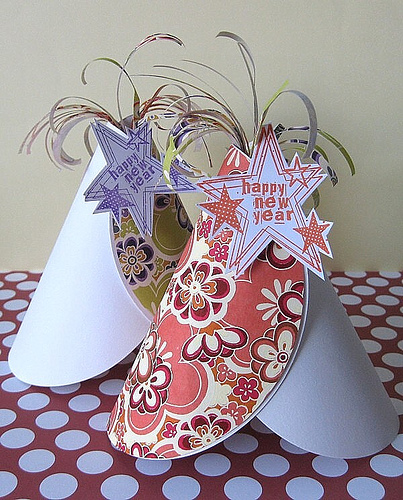 house of decor: Making New Year’s Party Hats