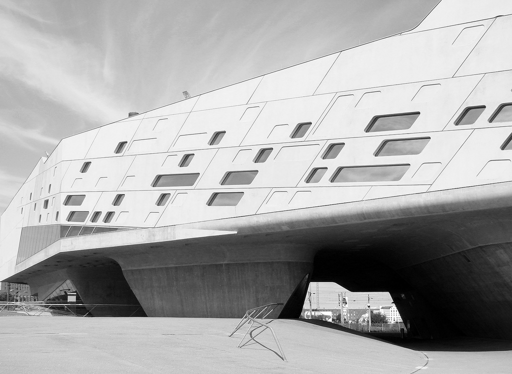 architecture framed: Phaeno Science Center (2000-2005)