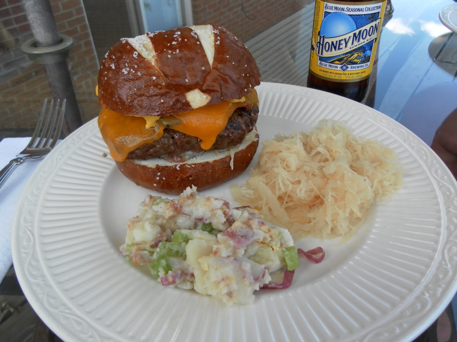 Casa en la Cocina: From a pretzel to a burger...