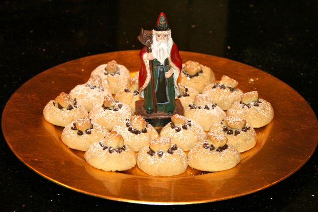 Catholic Cuisine: Saint Nicholas Purse Cookies