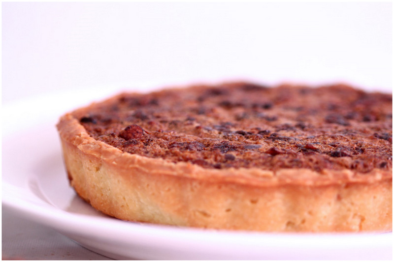 Foodagraphy. By Chelle.: Pecan date tarts