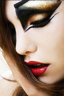 Make-up Looks Collection: Dramatic Makeup Looks Collection
