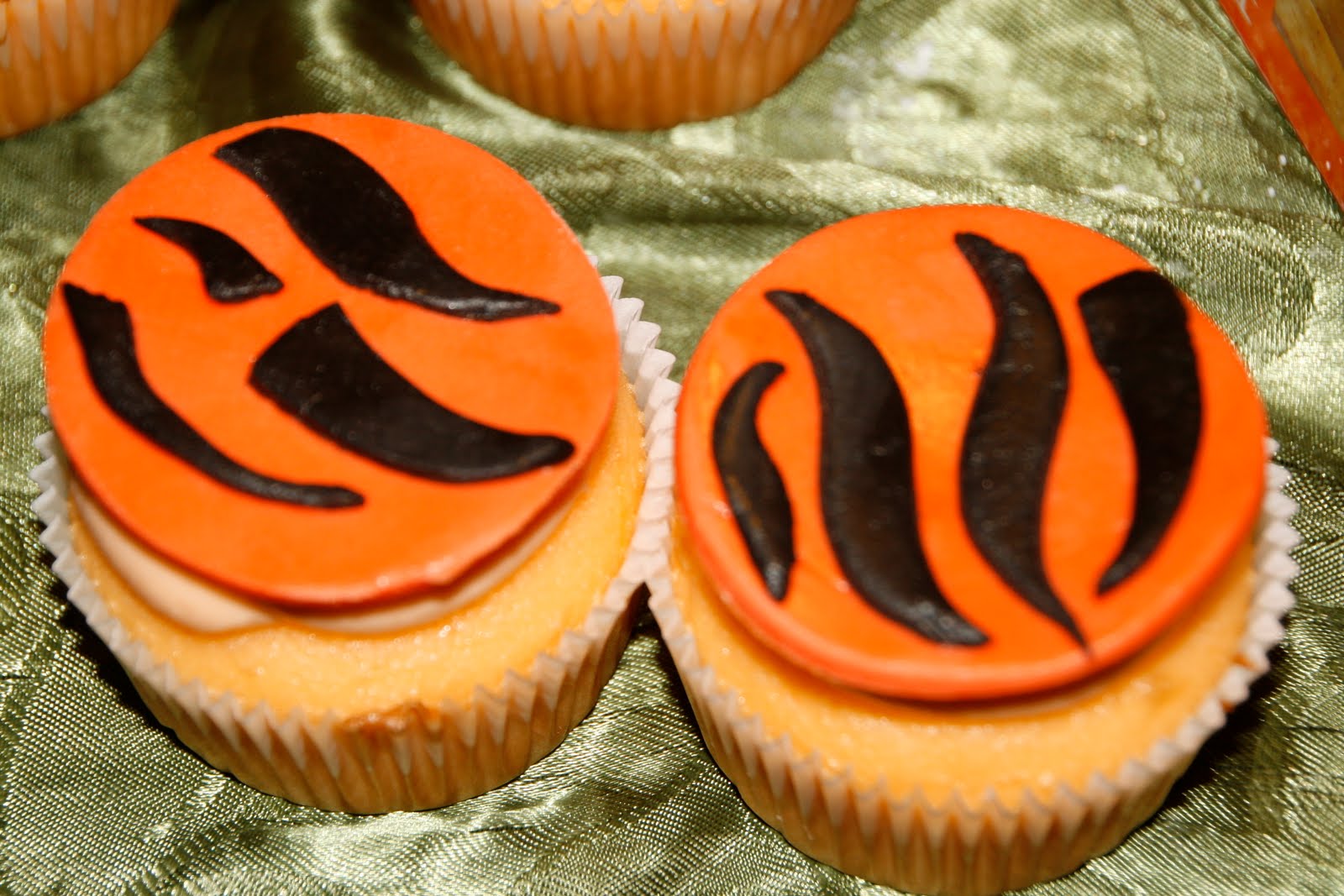 trinkette cupcakes: Tiger Cupcakes