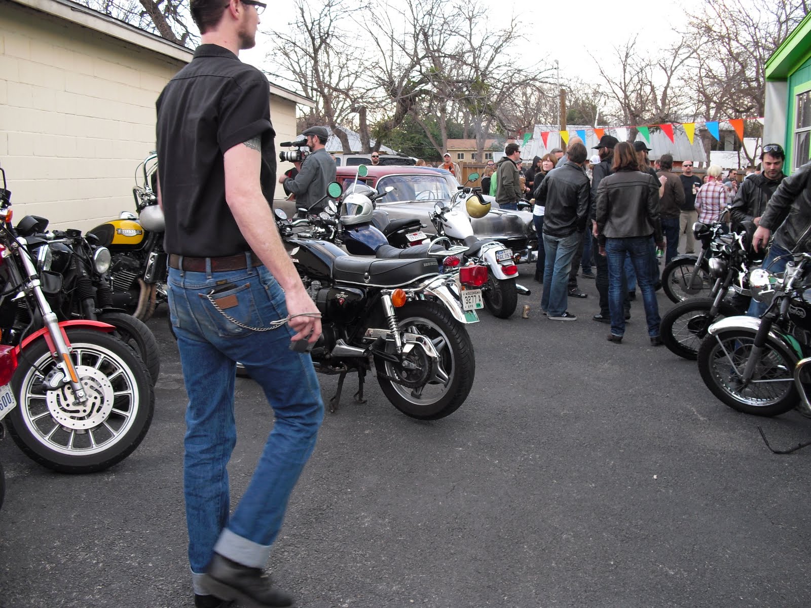 At least it looks fast: Rockabilly Hotrod/Motorcycle Party