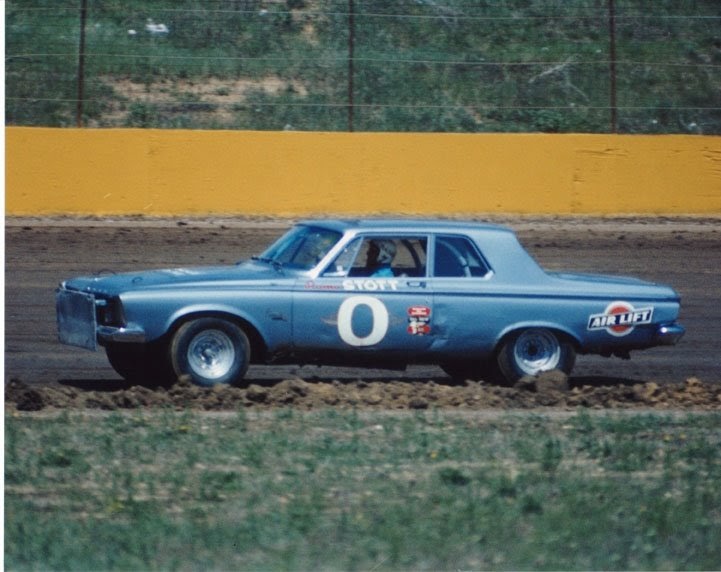 Midwest Racing Archives: 1963 - Hutch, Stott share IMCA stock car spotlight