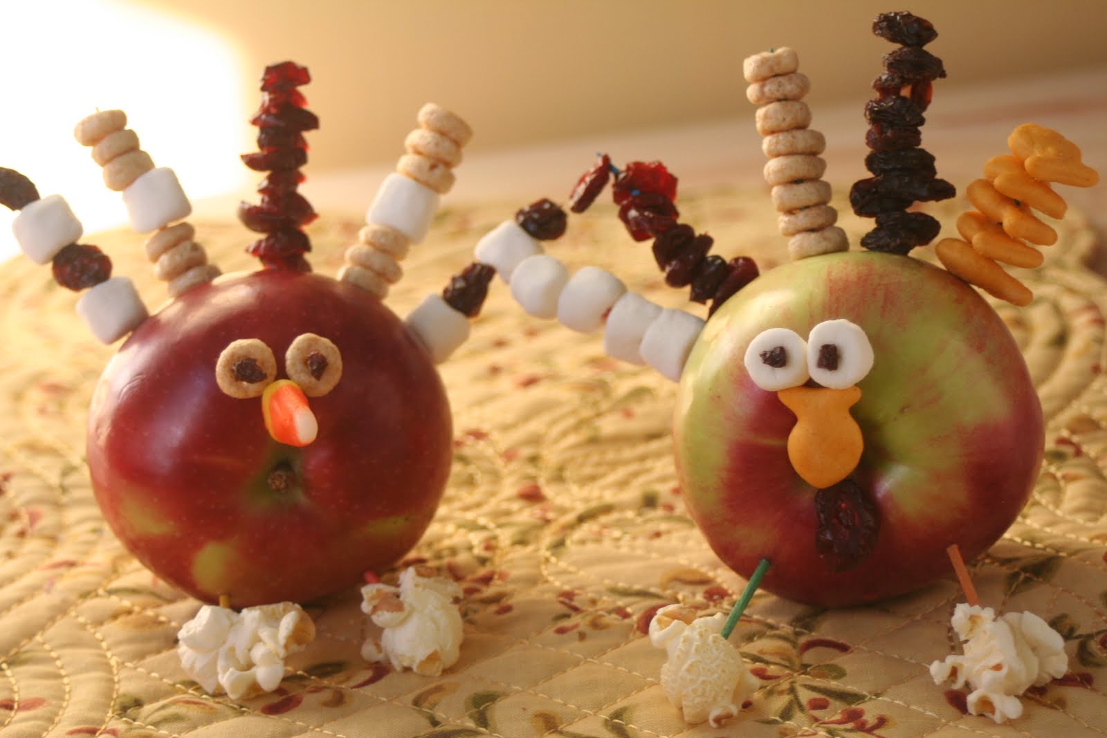 Little Page Turners: Thanksgiving Crafts & Books