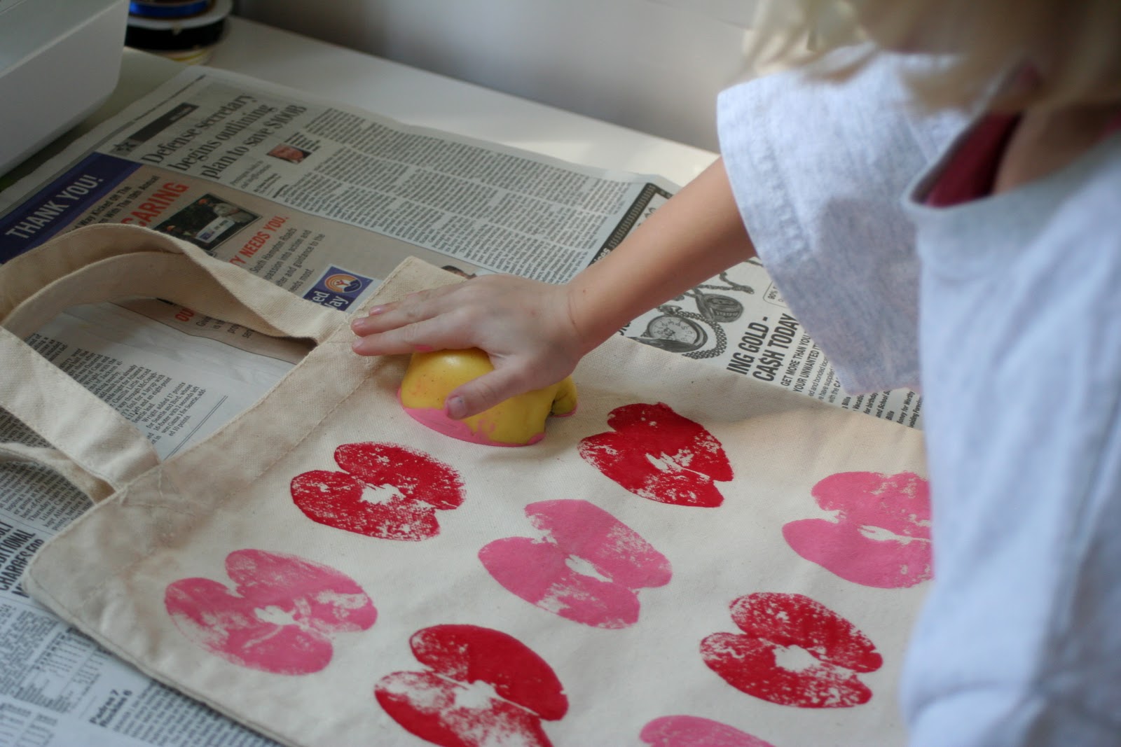 Little Page Turners: Apples: Apple Prints