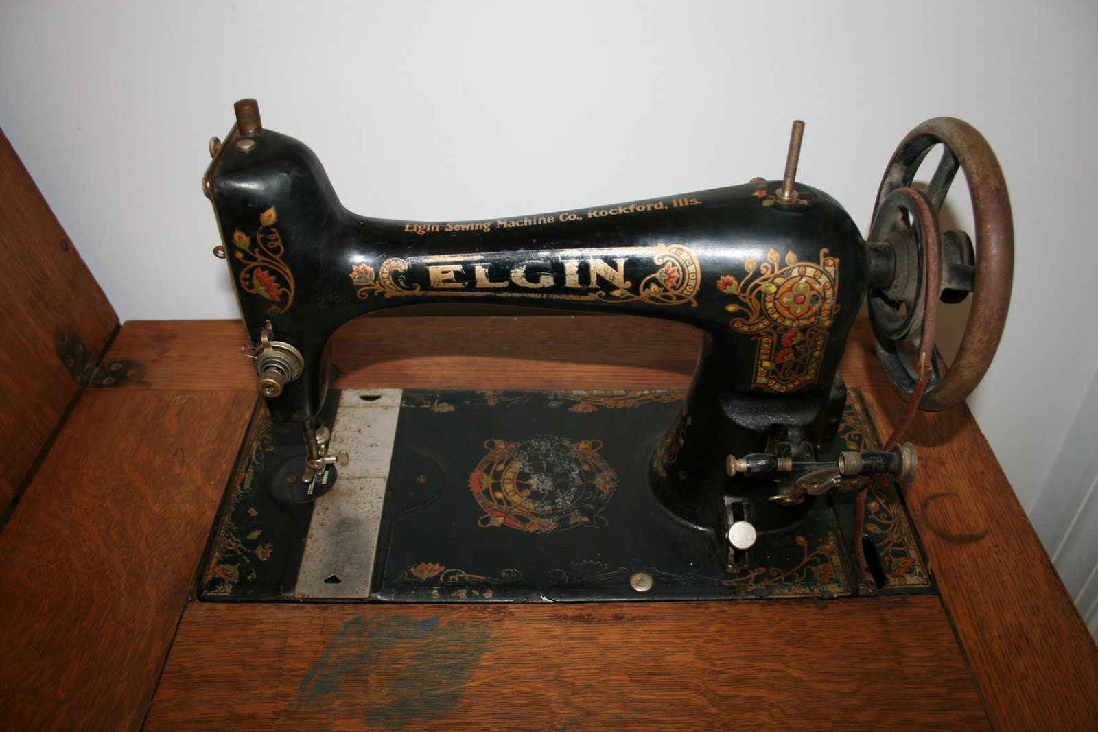 Southron Creations: Victorian Sewing Machines