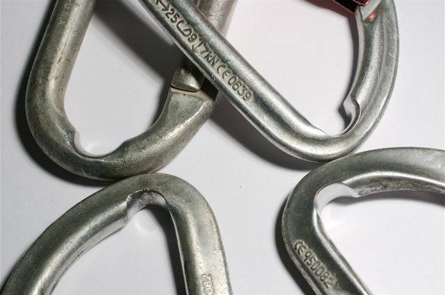 Sustainable Adventure: Dangers of rope worn carabiners