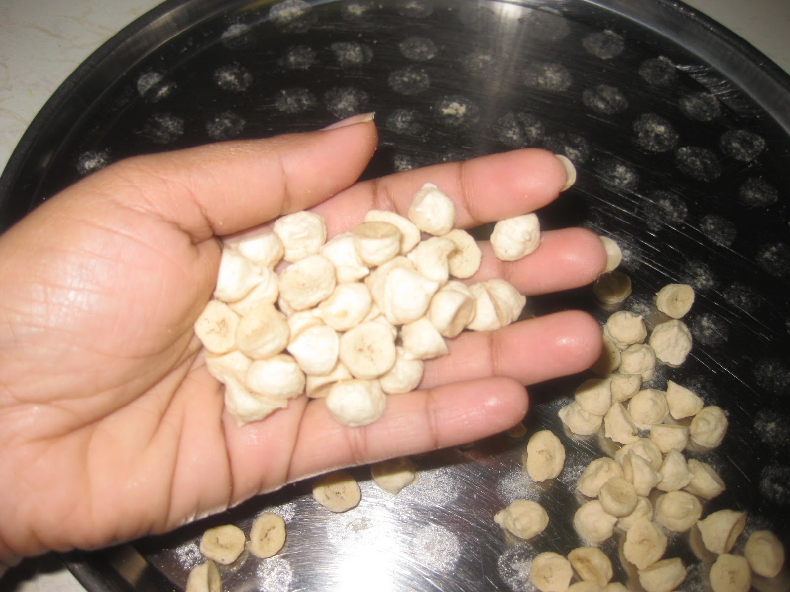 Divya's Recipes: Chinna Minapappu Vadiyalu (Urad Dal Sun Dried Chips)