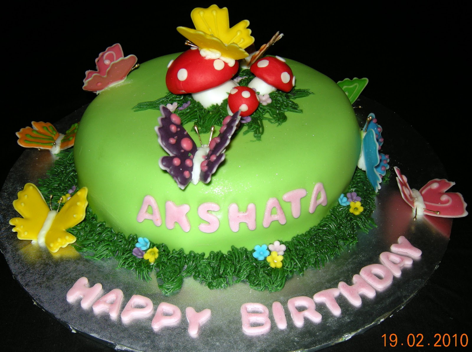 Harshi's Cakes & Bakes: Testimonials